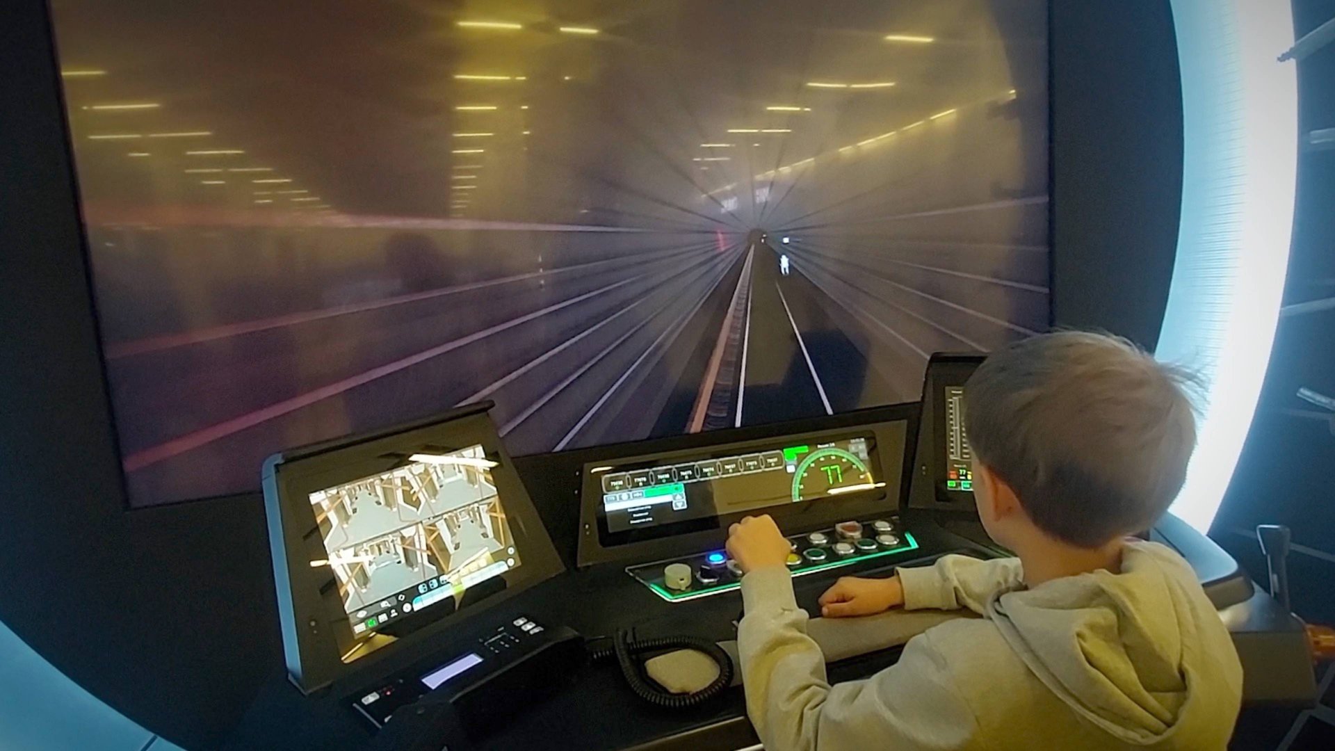 Симулятор кабины машиниста поезда метро / "Поездка" по БКЛ Московского метро