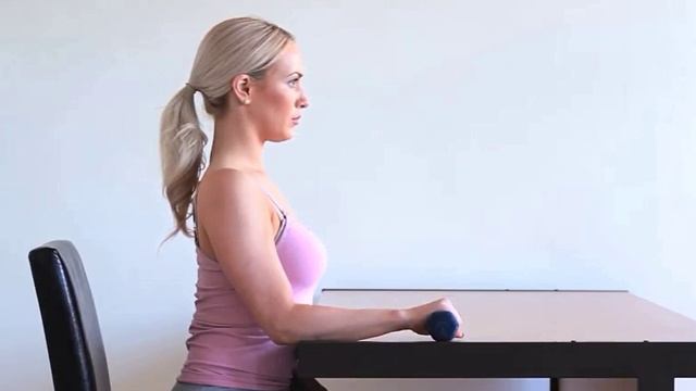 34. Разгибание запястья с гантелью.