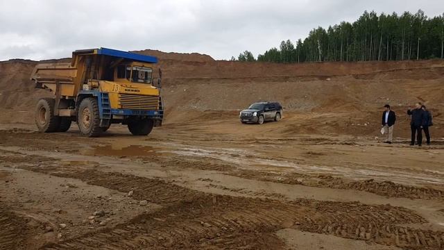 Sumitomo_SH330LC_contr_CAT329DL_belaz.mp4