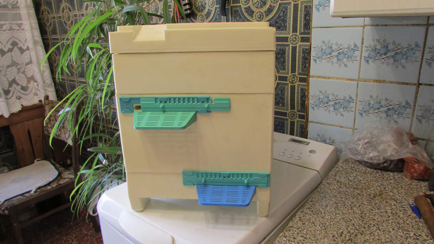 нуклеус для облета маток от фирмы BienenHaus  на высоту рамки 145 мм - часть 3 - верхний леток