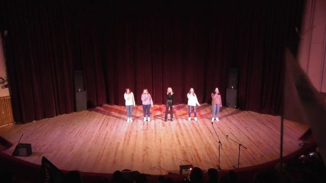 Шоу талантов с участием мариупольских студентов.