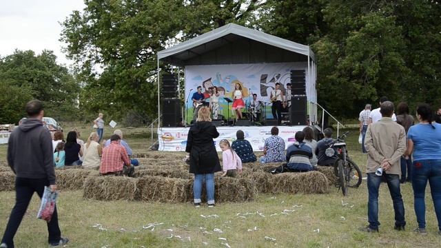 За Окой пасутся Ко..