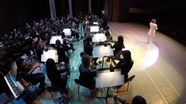 Скрипач-виртуоз Вардан Маркос и красноярский симфонический оркестром под управлением А.П.Чепурного