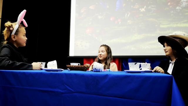 Буктрейлер Льюис Кэрролл "Алиса в стране чудес"