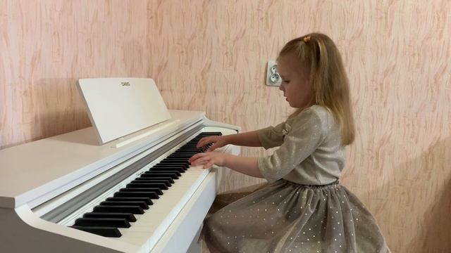 Пермякова  Александра, 6 лет-Р.Шуман 'Солдатский марш'..mp4