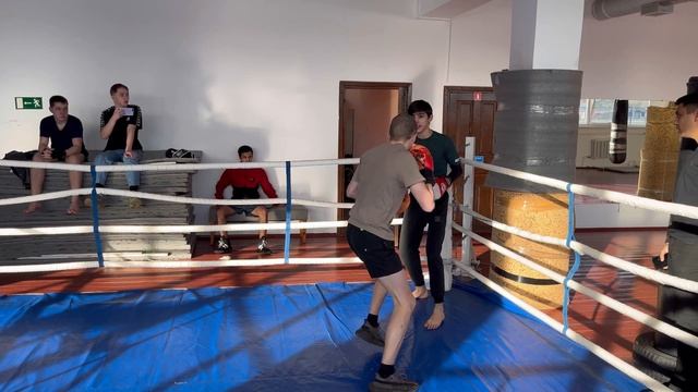 РУССКИЙ ШКОЛЬНИК ПРОТИВ ЦЫГАНА / БОКС НОКАУТ ДОСРОЧКА / ДИВНИЧ МАКСИМ / ИСЛАМ МАХАЧЕВ ЮФС РАША