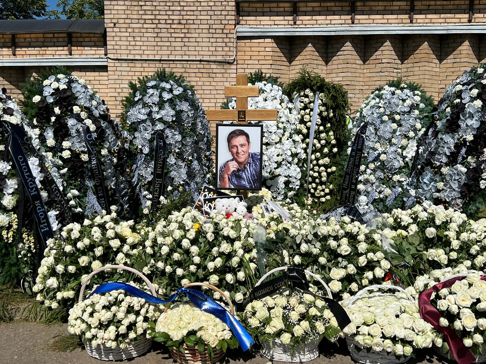 Могила Юрия Шатунова // Москва, Троекуровское кладбище //