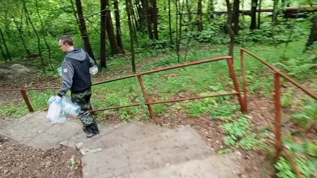 Едем в лес на любимый родник после продолжительного ливня