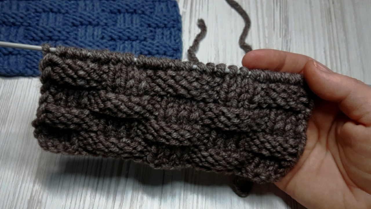 3D узор спицами "Плетение" лицевыми и изнаночными петлями.