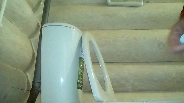 Как установить сиденье с крышкой на унитаз!