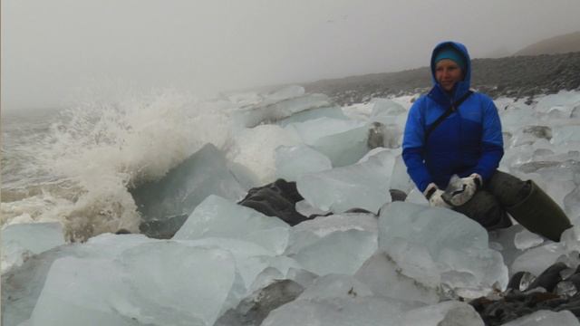 Прекрасной половине "Русской Арктики_ посвящается"