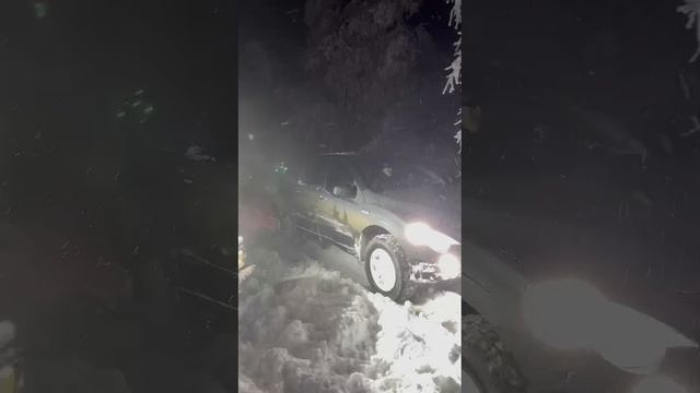 Блокировка дифференциала ДКС на СангЁнг, глубокий снег, часть 1