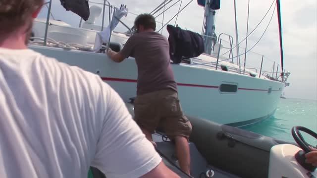 Аварийные ситуации - Якорная стоянка - Капитан Авария. 6 разбитых яхт за 45 минут