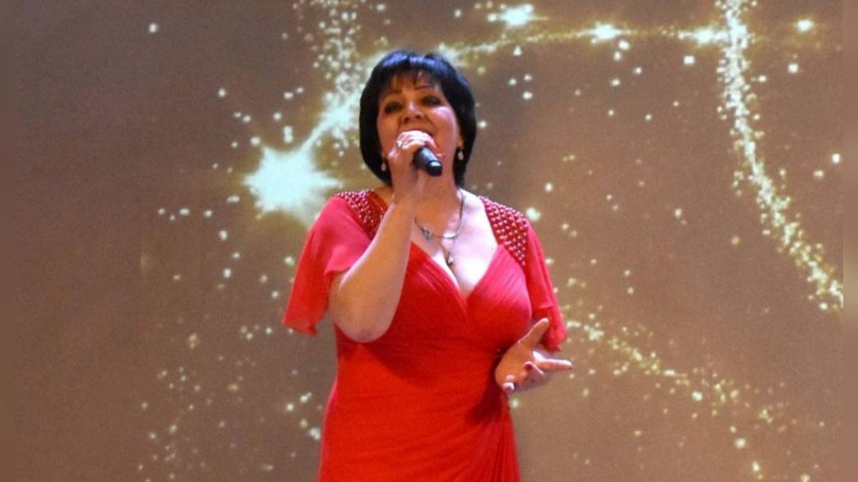 Надежда Меньших "Я РОССИЕЙ ЖИВУ"  (муз. А.Шведюка, сл. И.Скибиной)