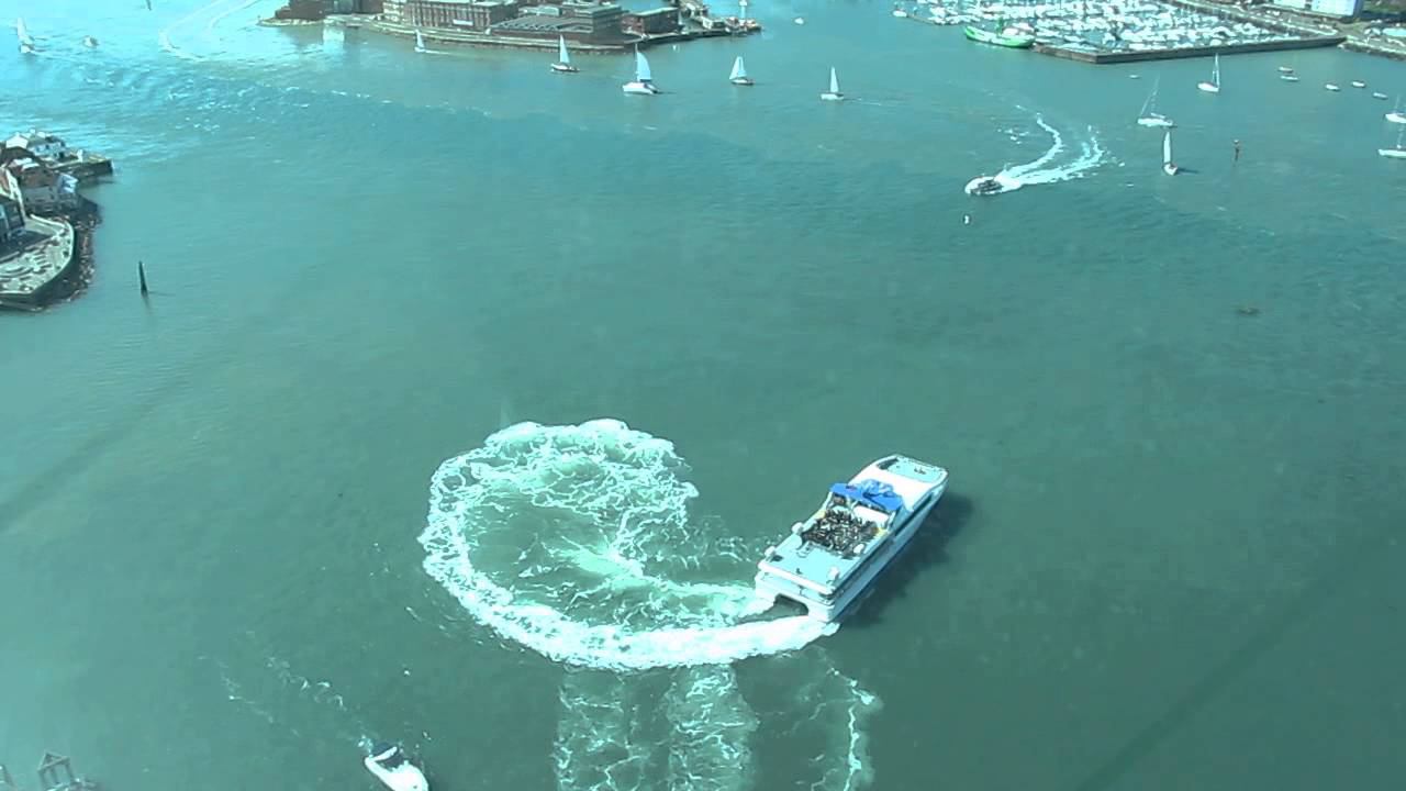 Портсмут. Паром до острова Уайт WightLink Fast Ferry