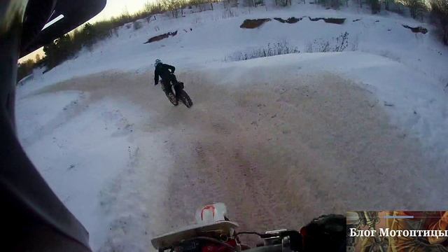 4я тренировка на Ямахе - взрослая мотоциклистка и дети из мотокросса