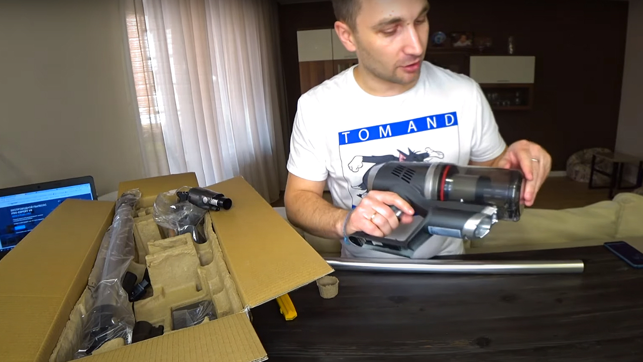 Беспроводной пылесос PRO-EXPERT V8 (обзор от WOLFЫ LifeVlog)