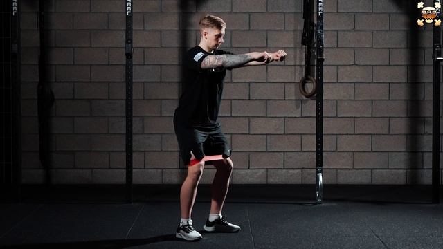 Приседания с мини бенд