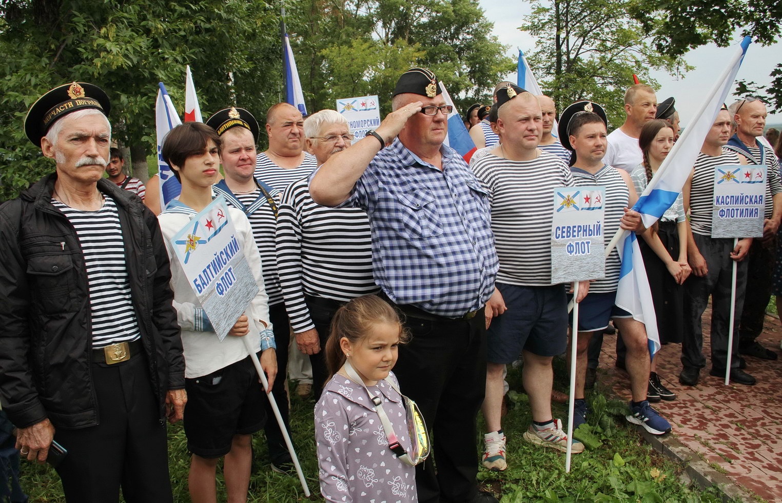 "РЕКА ВРЕМЁН"... (Фото Валерия Токаева (Котельнич), музыка Альберта Артемьева (Иваново))