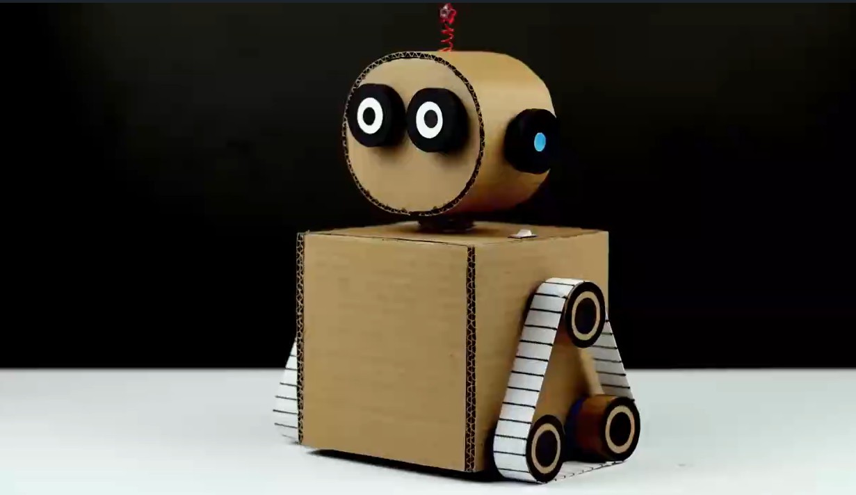 Картонный робой