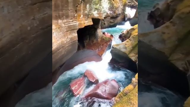 Национальный парк Глеейшер в Скалистых горах,штата Монтана, США