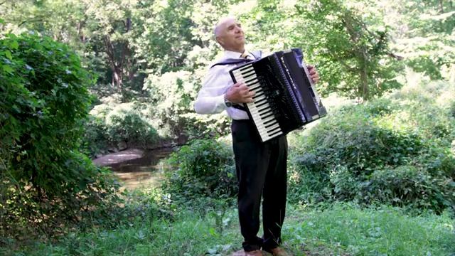 Есть под небом. И.Ротару.