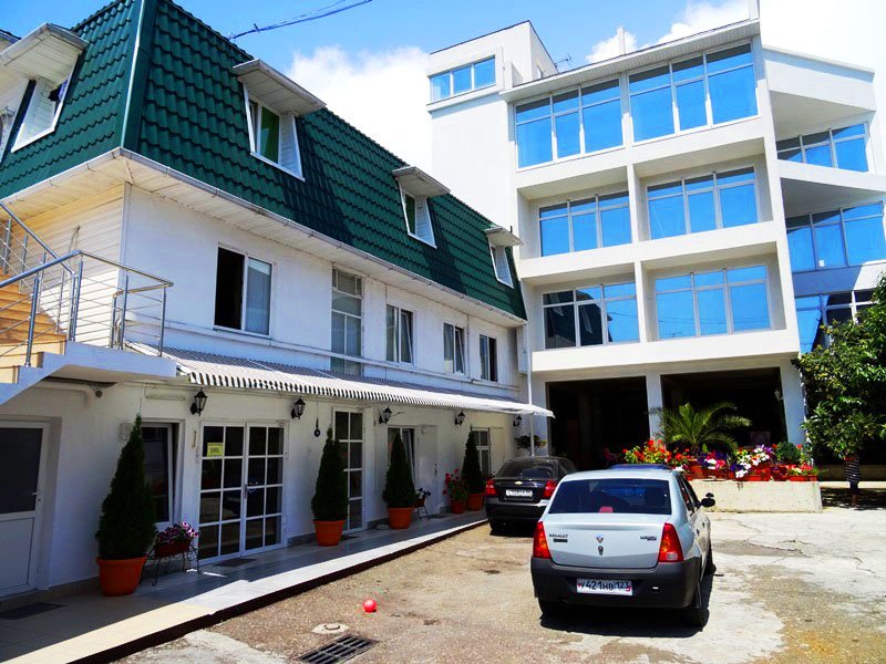 Отдых в Адлере отели. Адлер снять жилье для отдыха посуточно. "Оганес" гостевой дом в Адлере