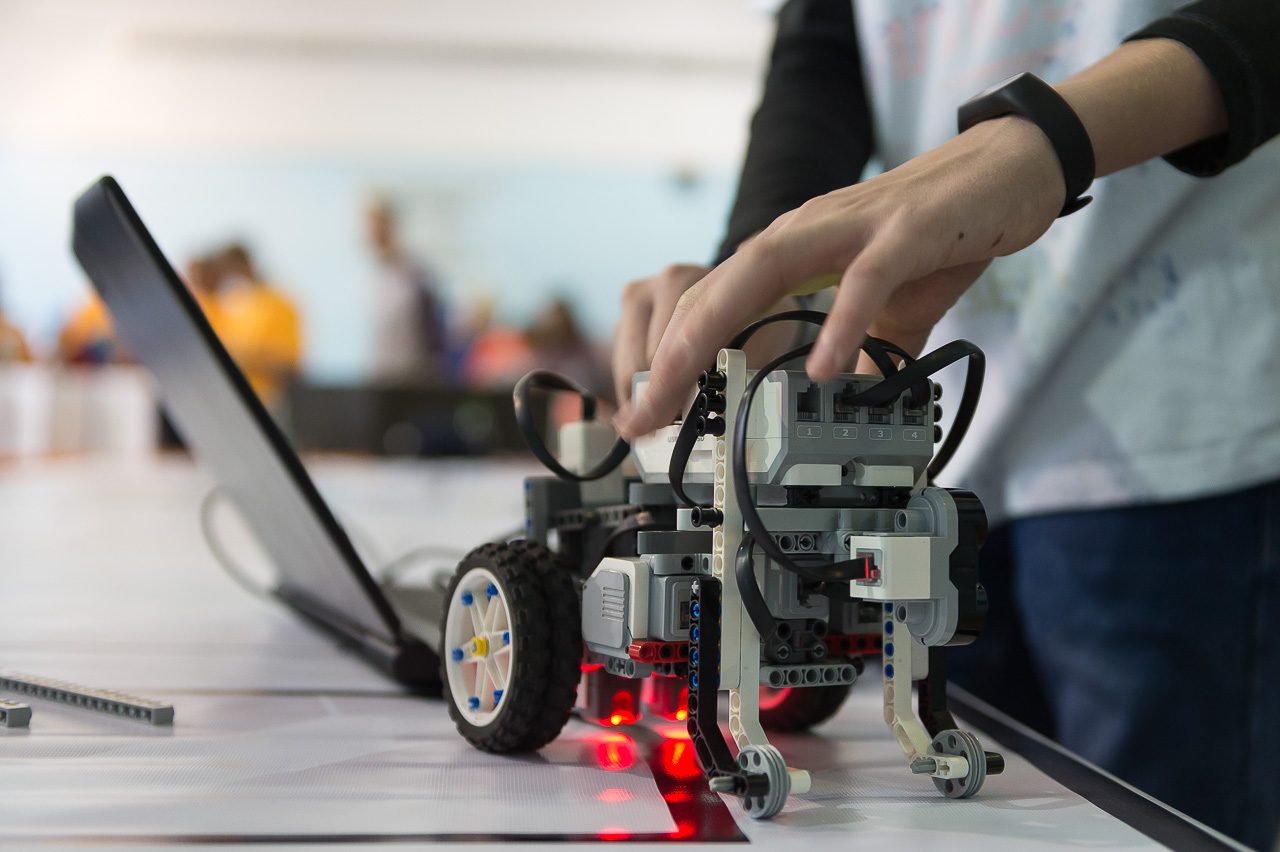 Робототехника. Сбивание банок. Тестирование робота.mp4