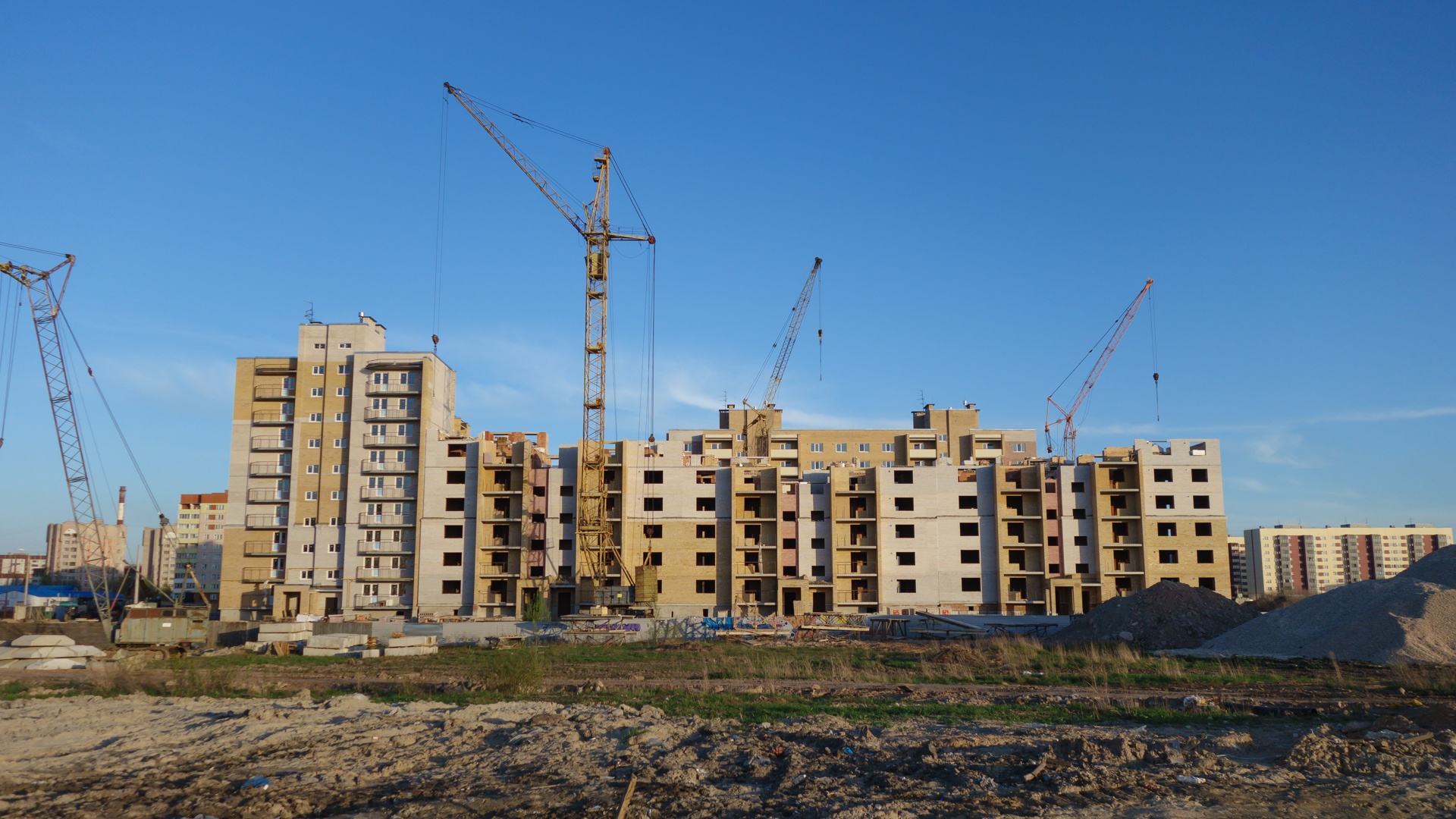 Новостройки Пскова: ул. Балтийская, Михаила Егорова, Завеличенская. Май 2018 г.