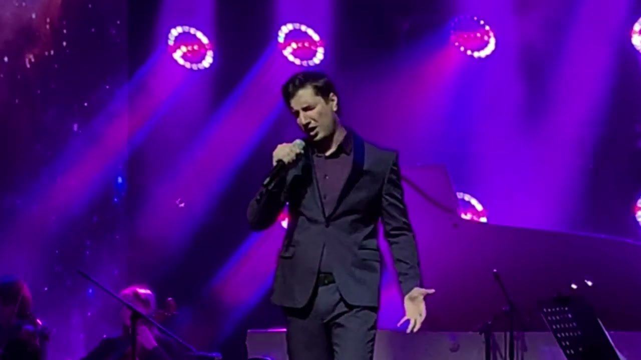 ДЛЯ ВАС, ЖЕНЩИНЫ!  8 марта поет Селим Алахяров по доброй градскохолльской традиции