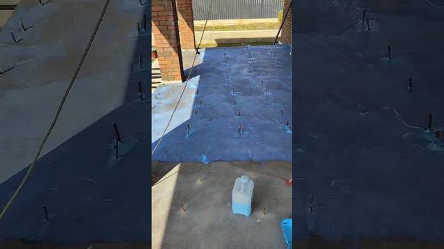 Монтаж доски Деклайн. Защита бетона (грунтовка и покрытие гидроизоляцией)