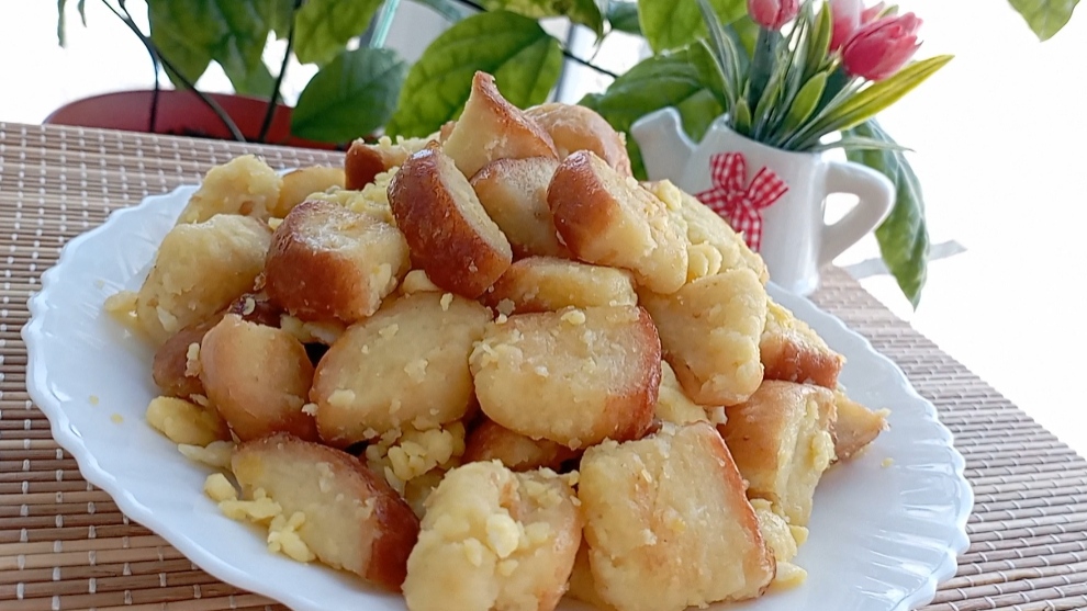 Покупаю самый дешёвый батон и готовлю быстрый завтрак за 5 минут, вместо гренок к чаю. Кусочник