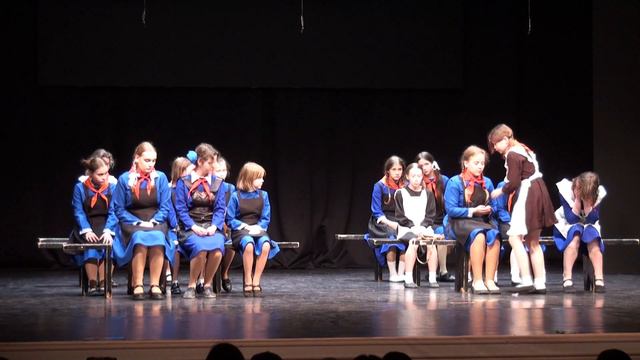 Спеши, пока горит свеча (спектакль в одном действии)