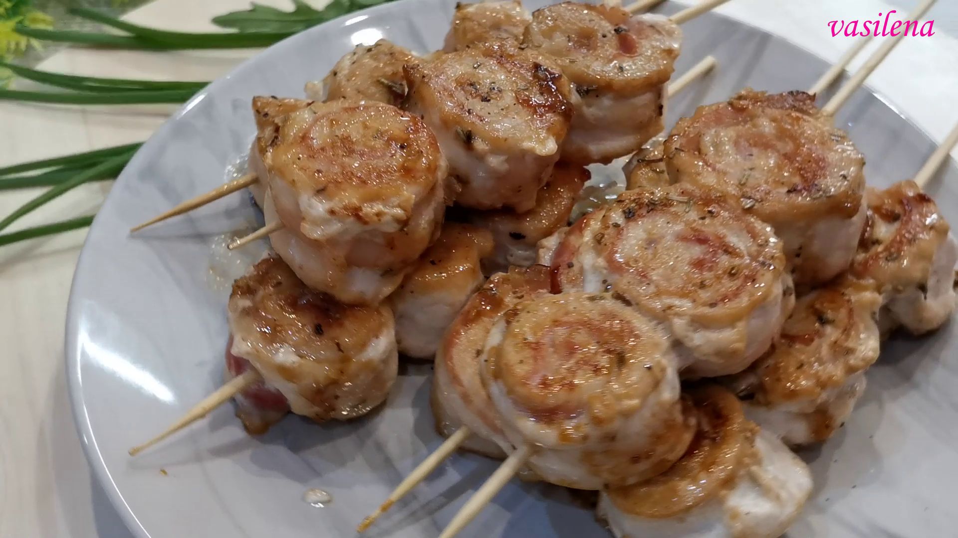 Вкуснейший КУРИНЫЙ ШАШЛЫЧОК на шпажках . Хотите удивить гостей ? Тогда этот рецепт для вас .