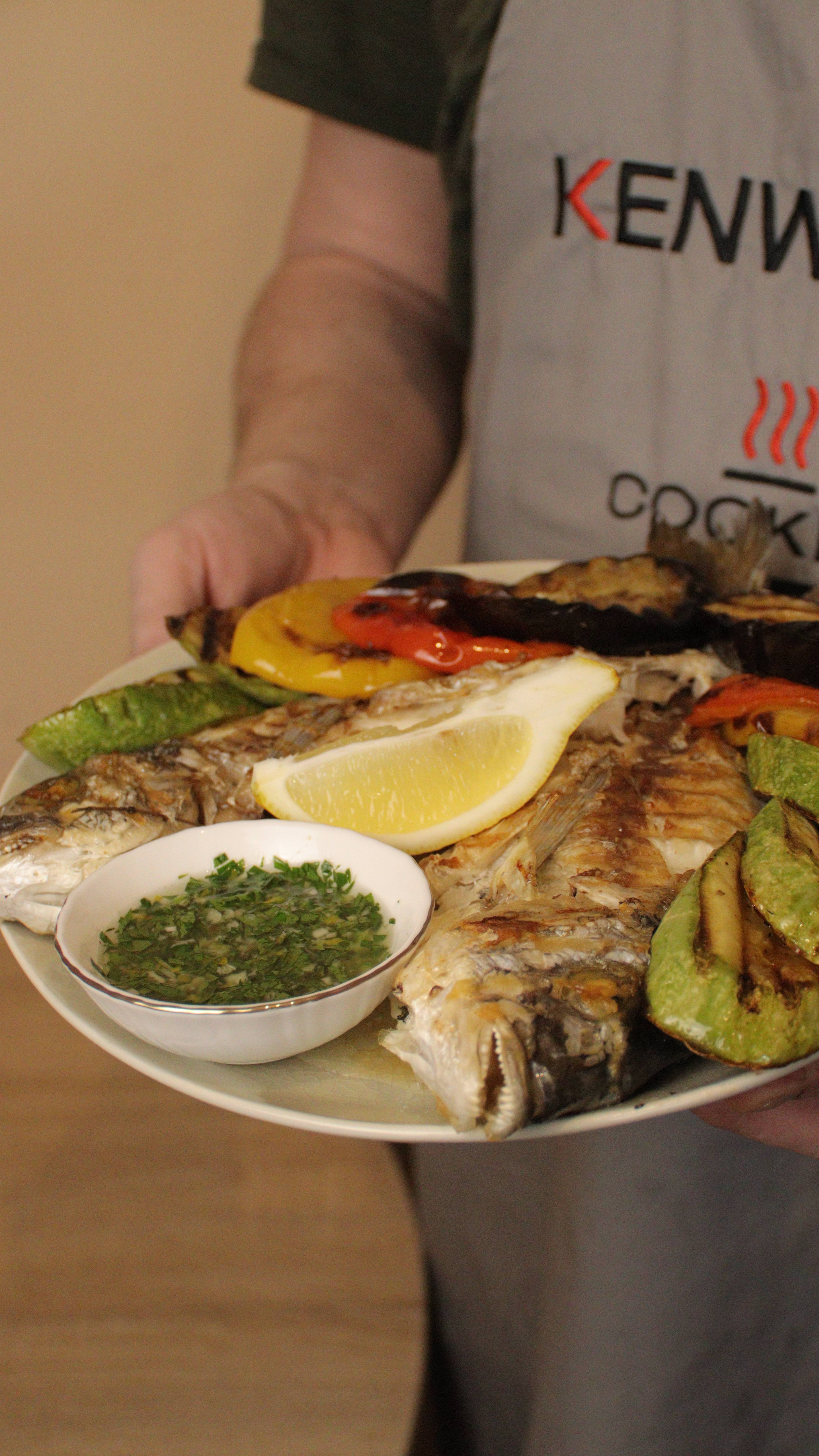 Дорадо с овощами  и соусом "Персилад" (на гриле). Подробный рецепт в описании