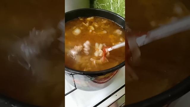 У нас на обед щи с говядиной а у вас?))))