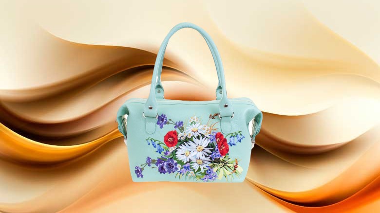 Маленькая сумочка с вышивкой "Вышивка букет" Pelle Volare