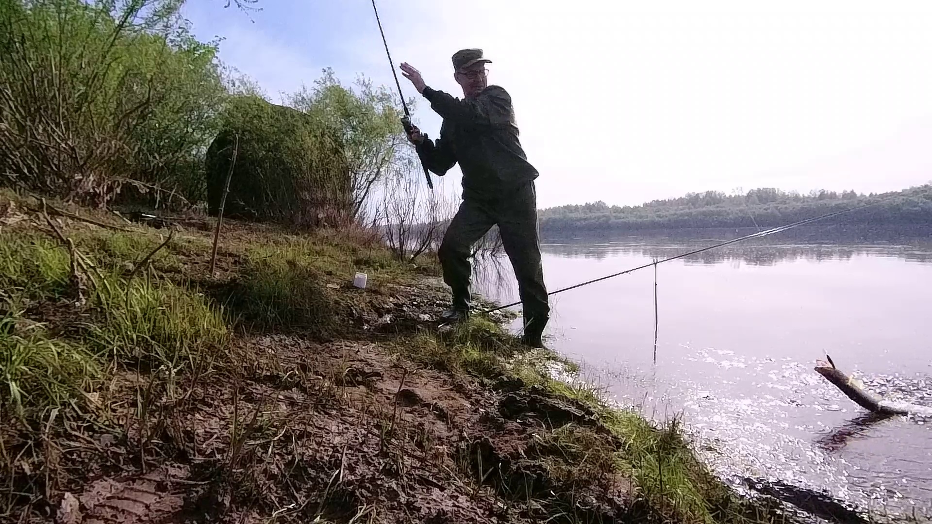 Рыбалка у колодца на р.Вятка в мае 2021г. Спиннинг, поплавок.