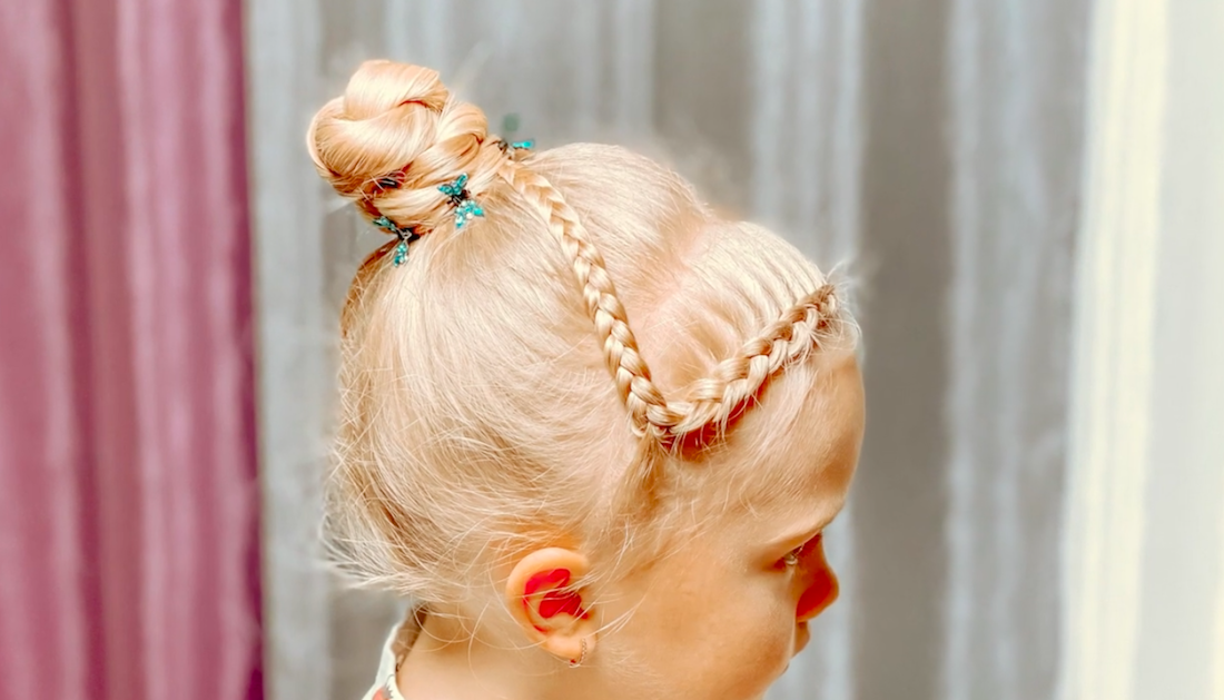 Как сделать пучок на длинные волосы. Прически девочкам в садик