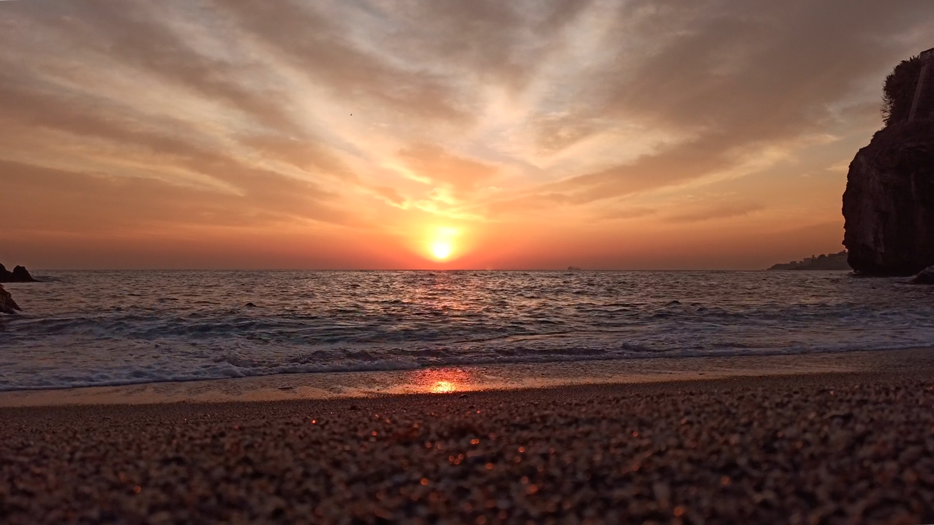 ? Расслабьтесь и крепко усните под звуки природы и нежный шум океана ? Чарующий шум моря на закате