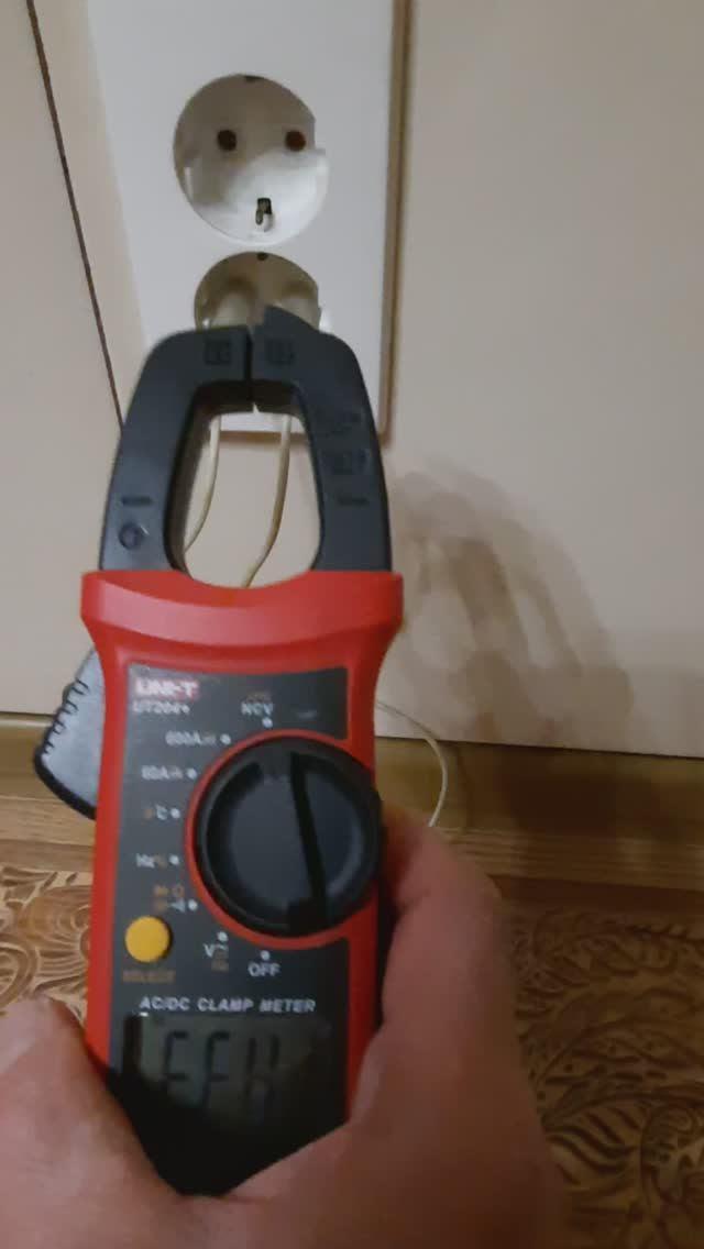 Мультиметр-клещи UNI-T UT204+