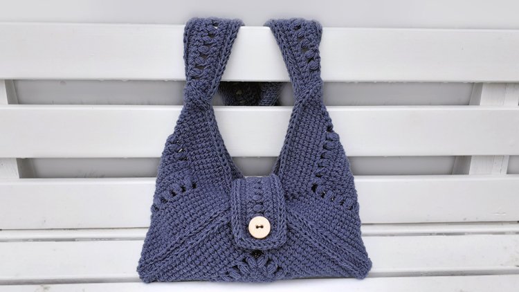 Как связать крючком сумку из трех квадратов