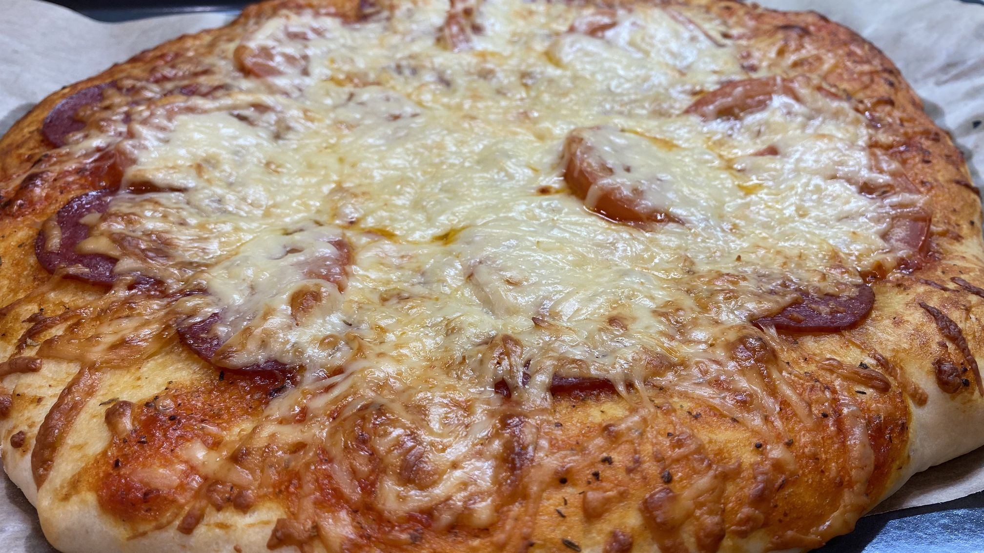 Пицца на пышном тесте. Её любят все!