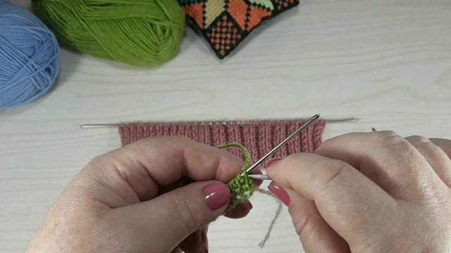 Эластичный край и набор петель с дополнительной нитью резинки 1х1 и 2х2