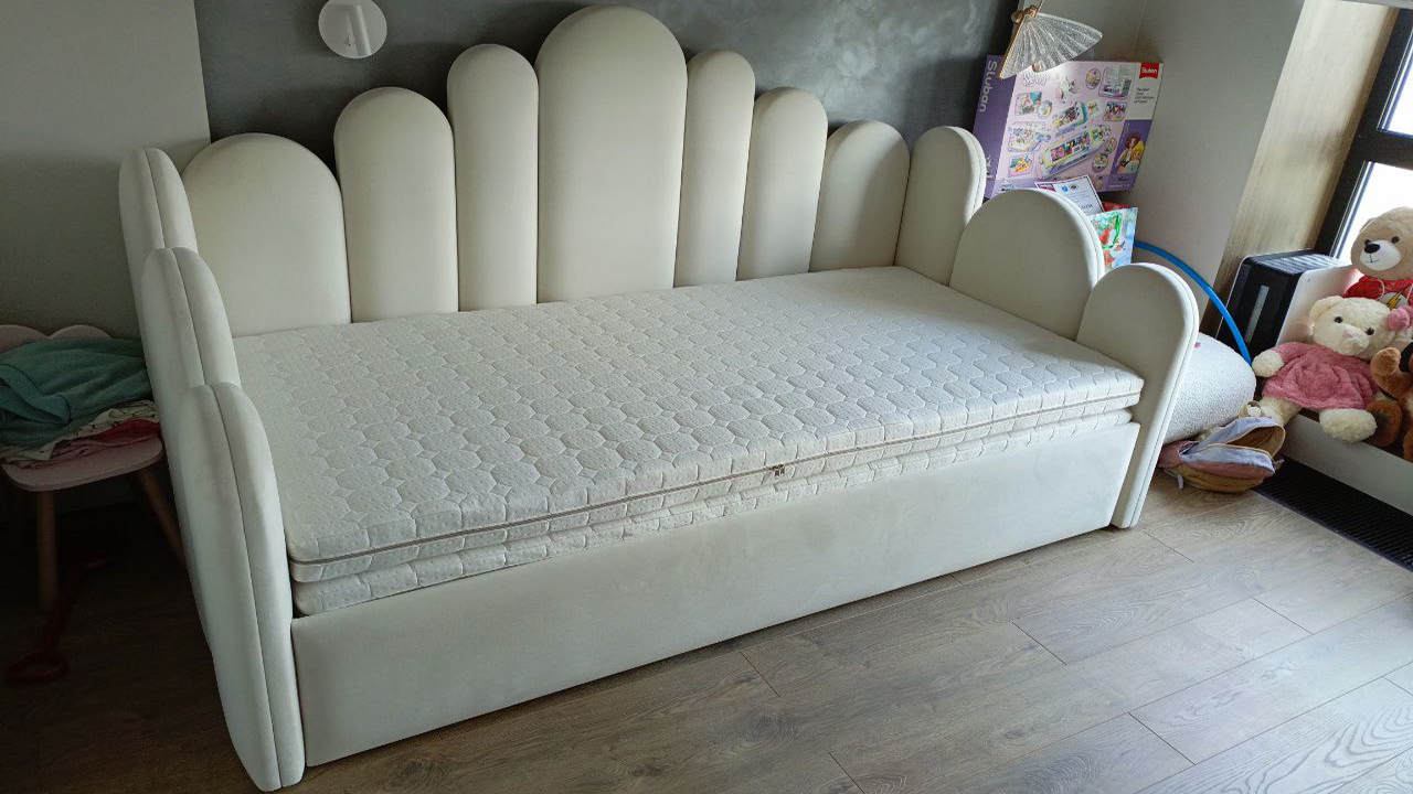 Кровать диван белый детский. Бамбини kids