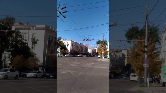 Пересечение центральных улиц Ростова-на-Дону, Будёновского проспекта и Большой Садовой.