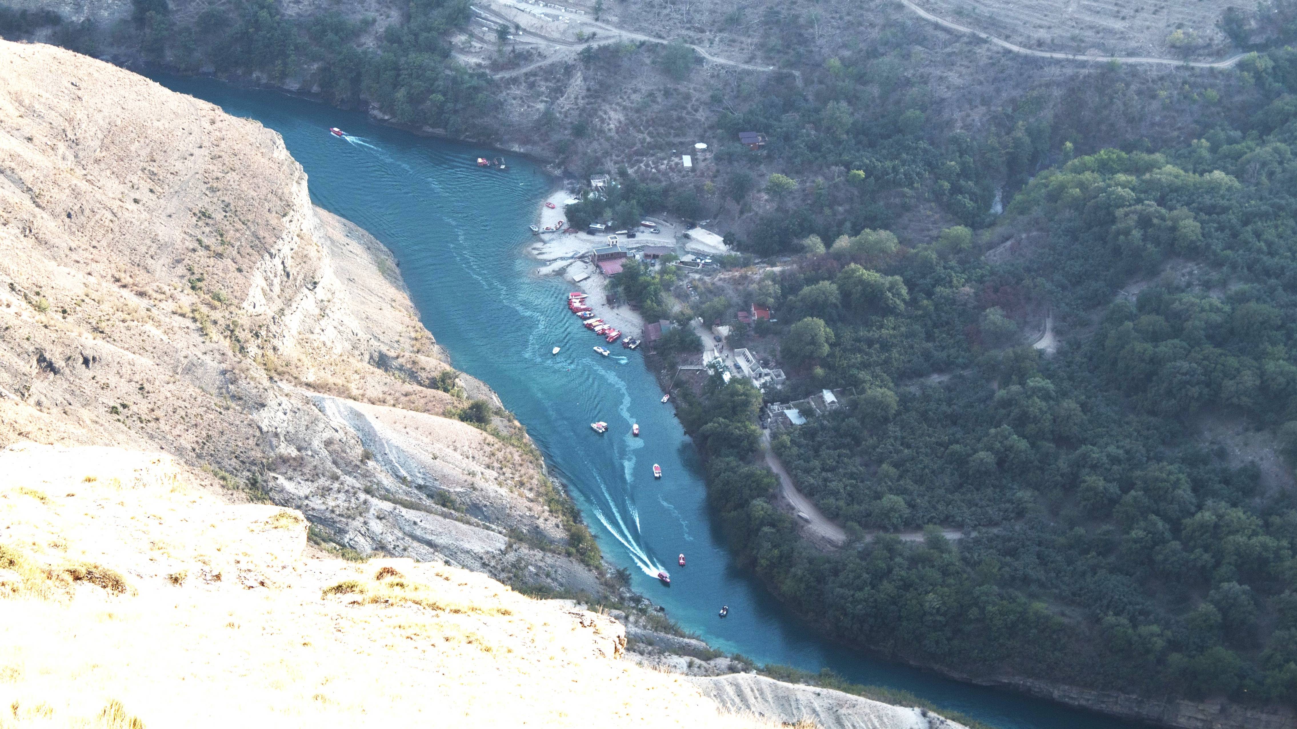 Дагестан. Сулакский каньон восхищает: орлы летают, речка внизу бирюзовая вьется. Экстрим-поездка.