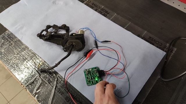 Универсальный блок управления электроскладыванием зеркал на Lexus LS400