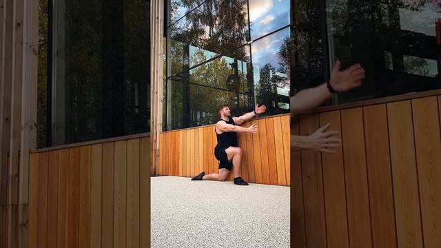 Вращение грудного отдела боком у стены