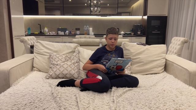 Диванные новости от 09.10.2023 г. (Теорема Пифагора, Антрактида, онлайн-психологи в школе)